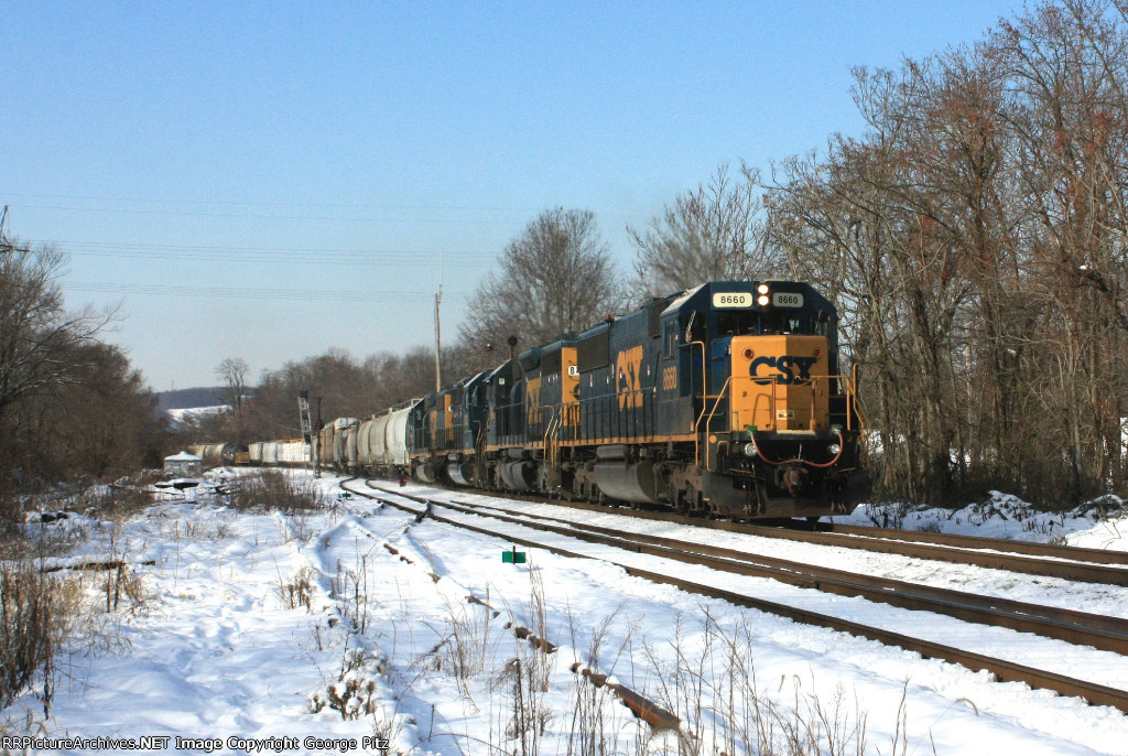 CSX 8660 and train Q406